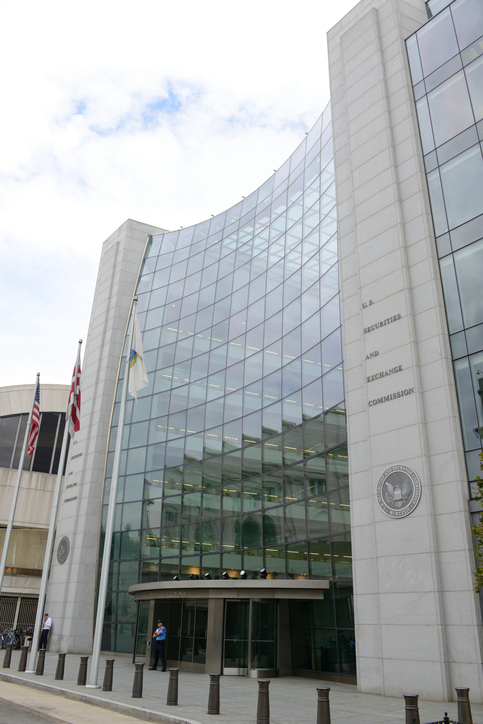 Two new SEC commissioners sworn in